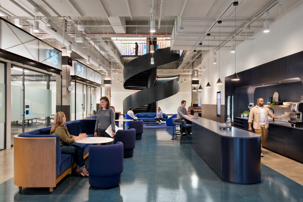 A 310,000-sf Dynamic Build in Chicago's Old Post Office - Executive ...